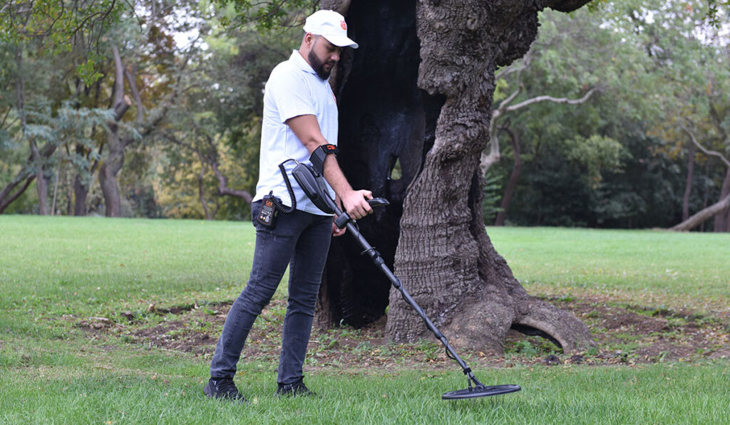 Gold Seeker The Most Accurate Device For Detecting Buried Gold and Raw Gold