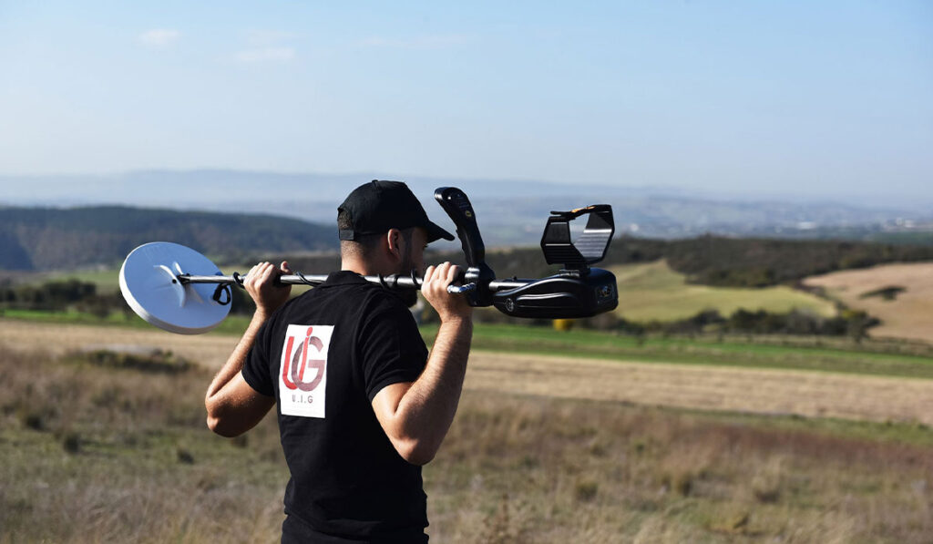 Gold Seeker The Most Accurate Device For Detecting Buried Gold and Raw Gold